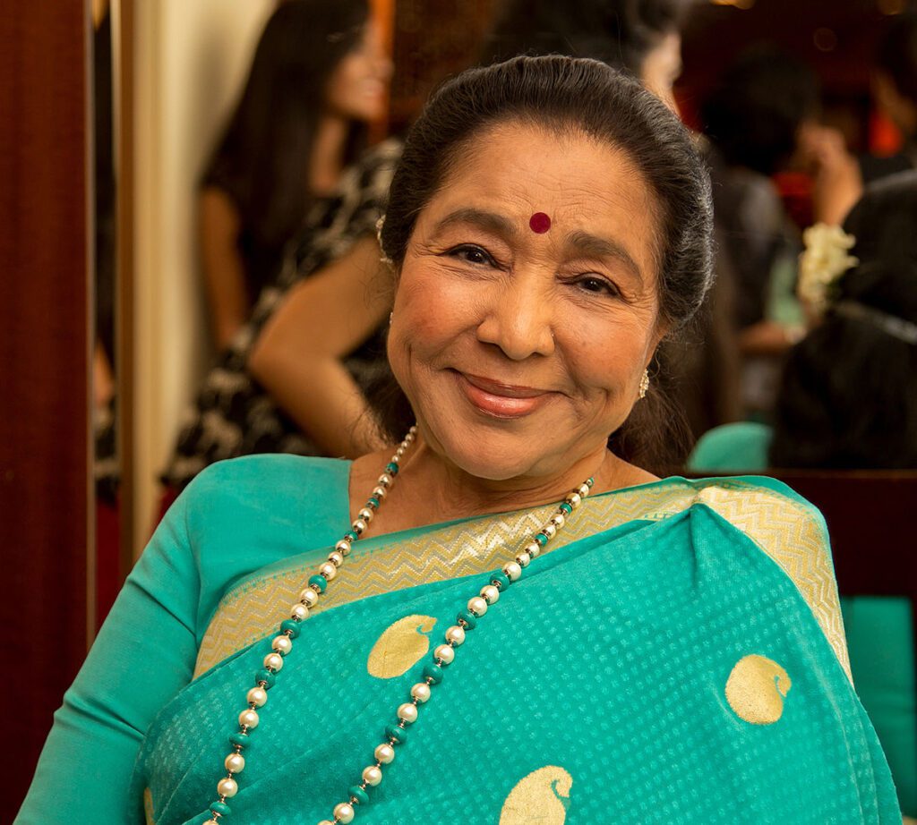 Asha Bhosle Age Husband Children Family Biography & More | Celebrities ...