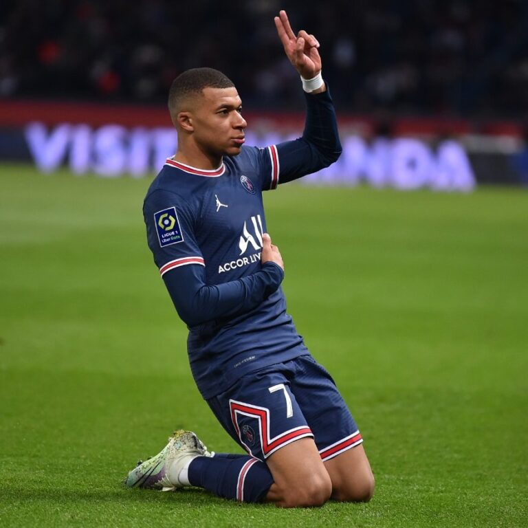 Kylian Mbappé Height Weight Age Body Statistics Biography | Celebrities ...