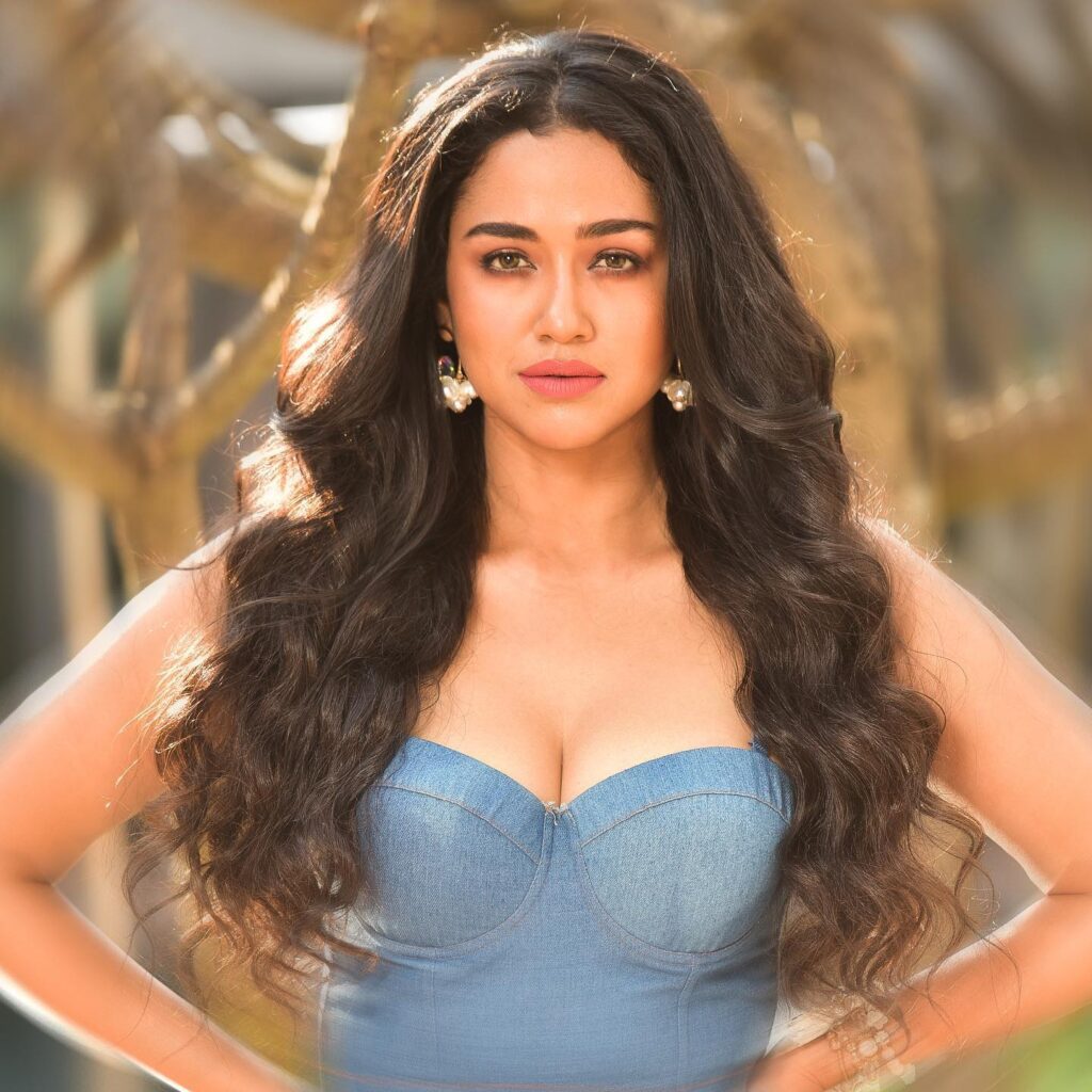 Sohini Sarkar Measurements Height Weight Bra Size Age Biography | Celebrities Details