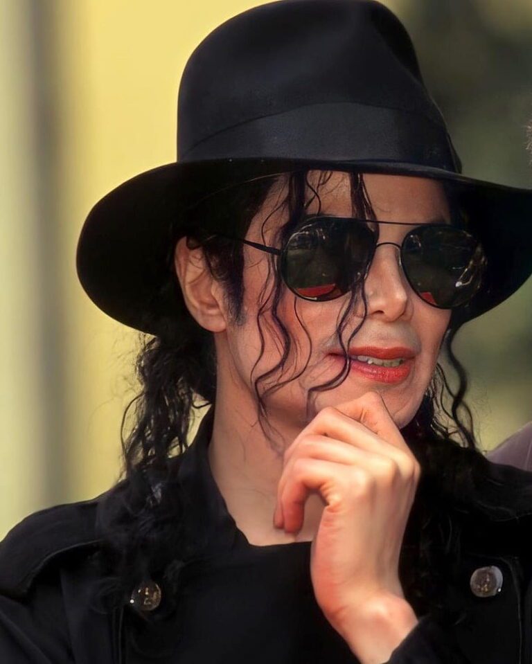 Michael Jackson Height Weight Age And Body Statistics Biography ...