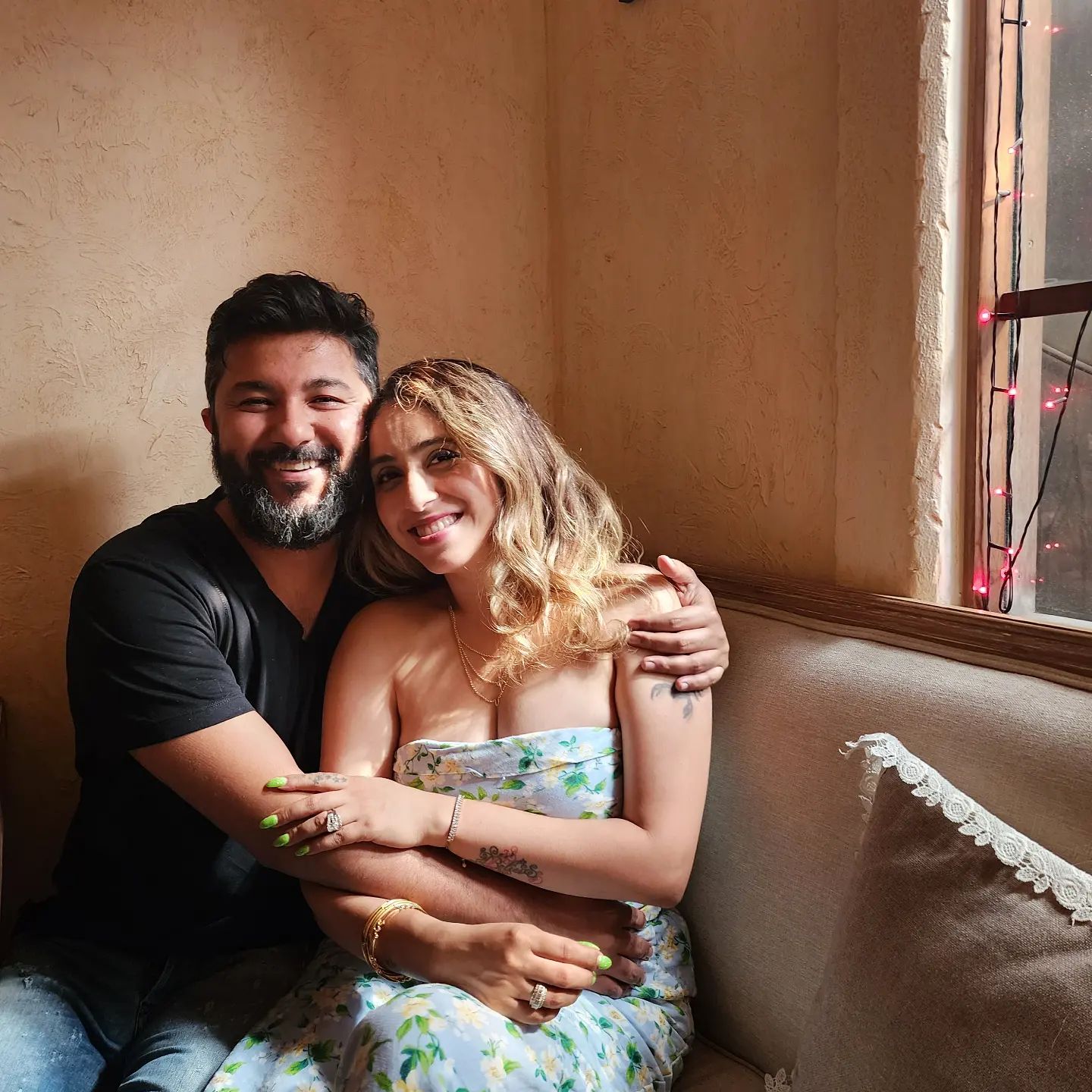Neha Bhasin Age Boyfriend Husband Family Biography | Celebrities Details