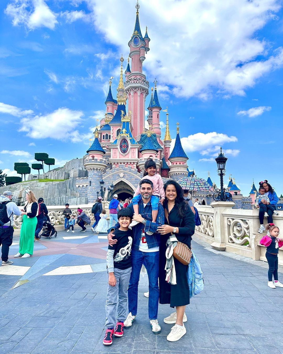 Sameera Reddy Age Boyfriend Husband Family Biography | Celebrities Details