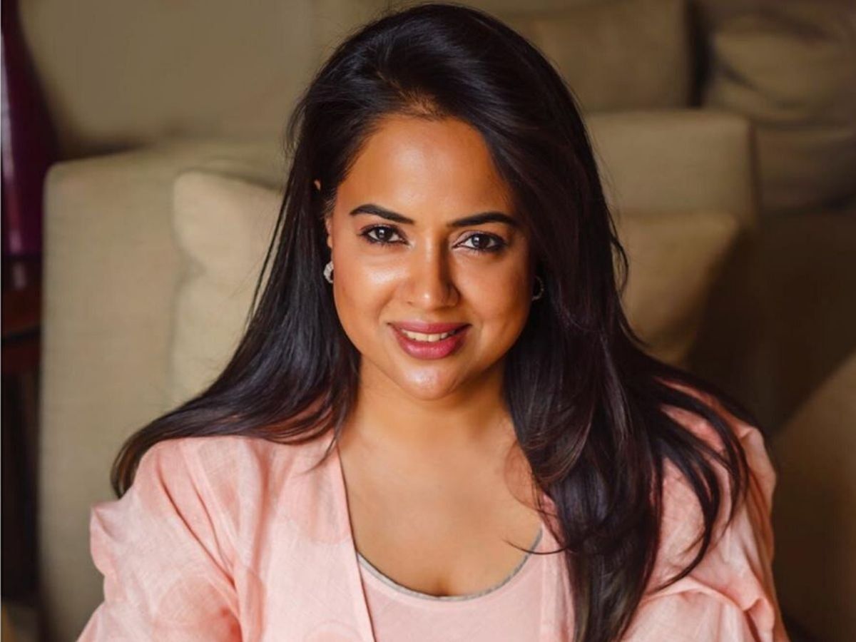 Sameera Reddy Age Boyfriend Husband Family Biography | Celebrities Details